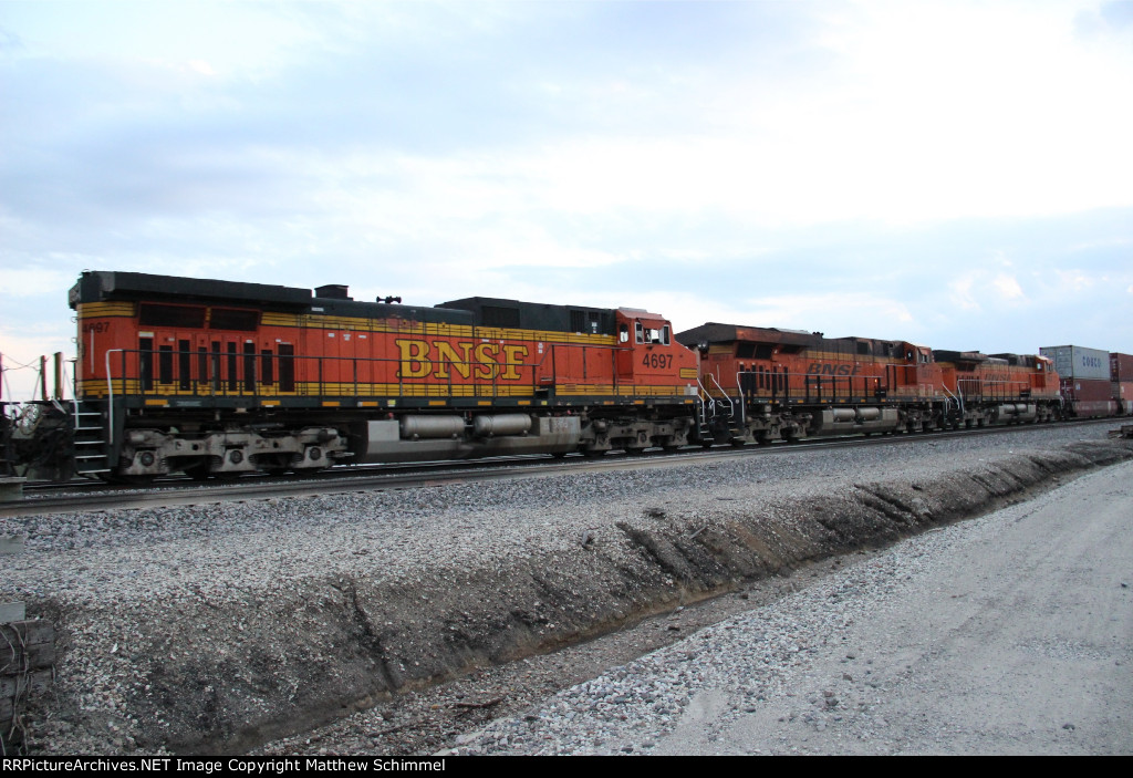 BNSF 4697